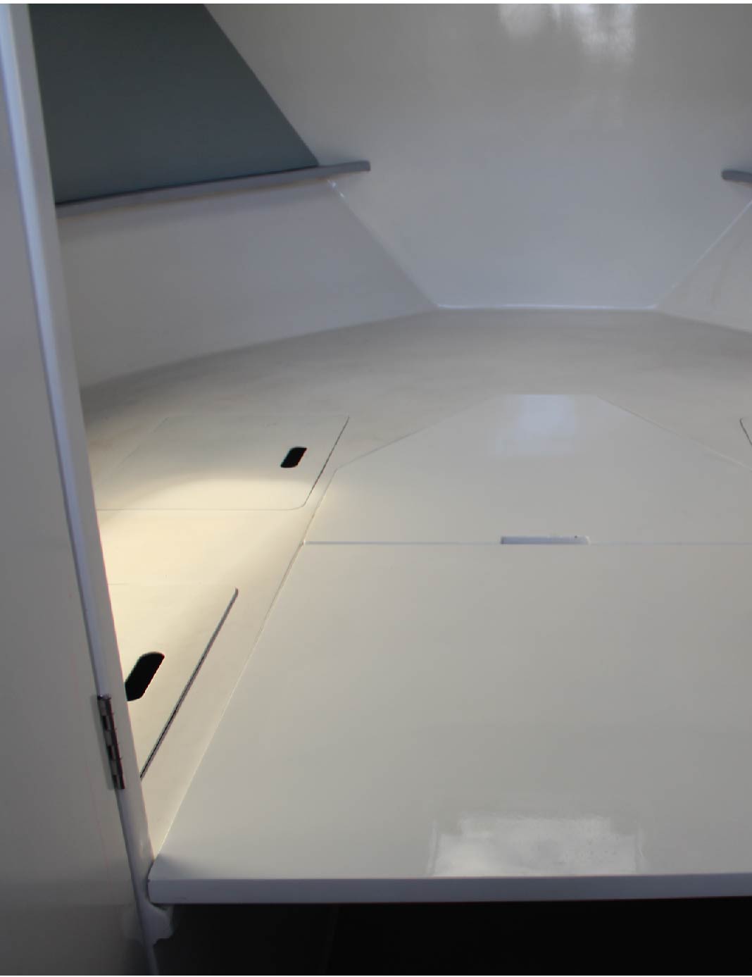 8200LC – Lux Custom Boats